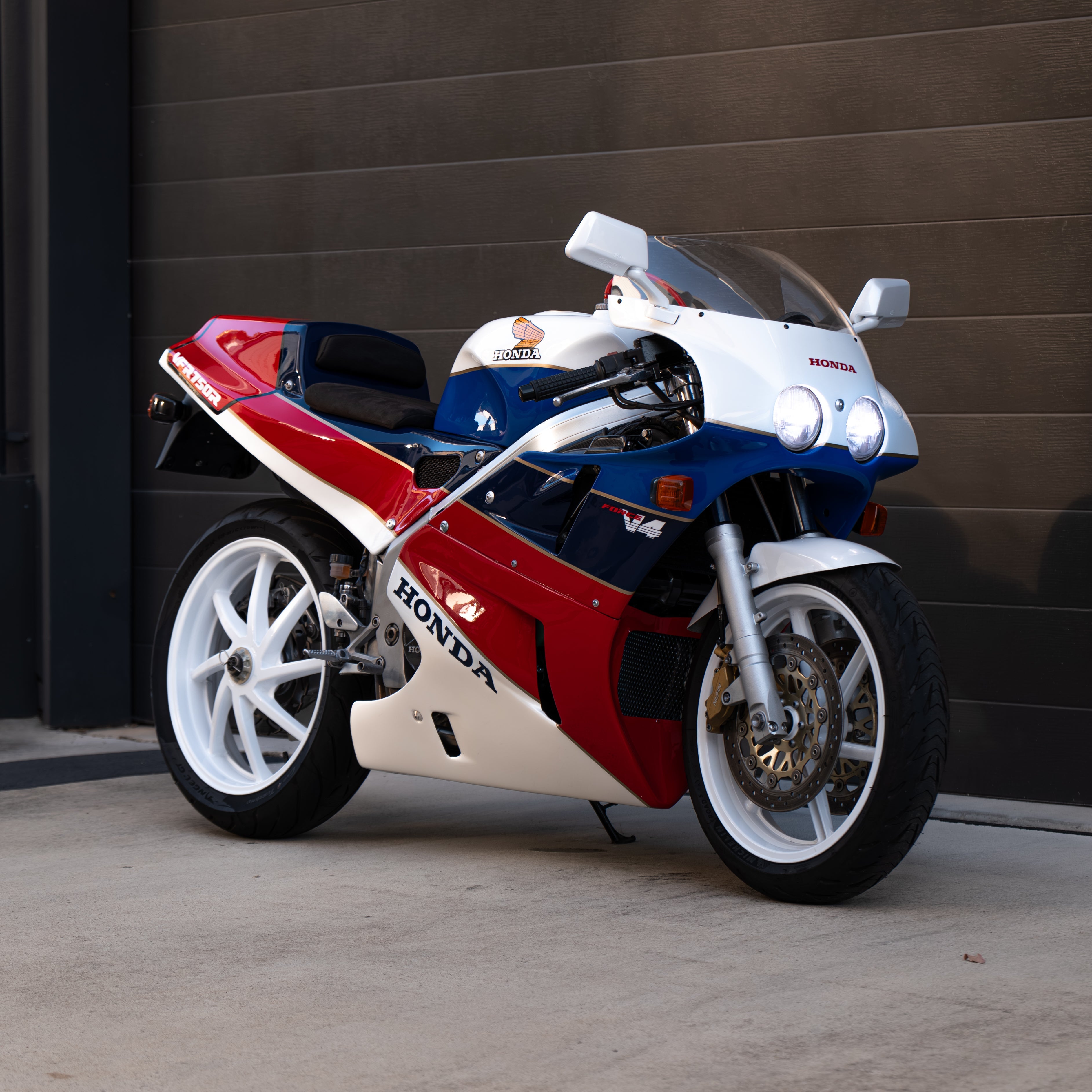 Honda RC30 Replica Build - Kelpi Custom Moto